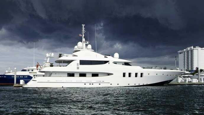 Superyacht Azteca II for sale by Merle Wood and Engel & Volkers